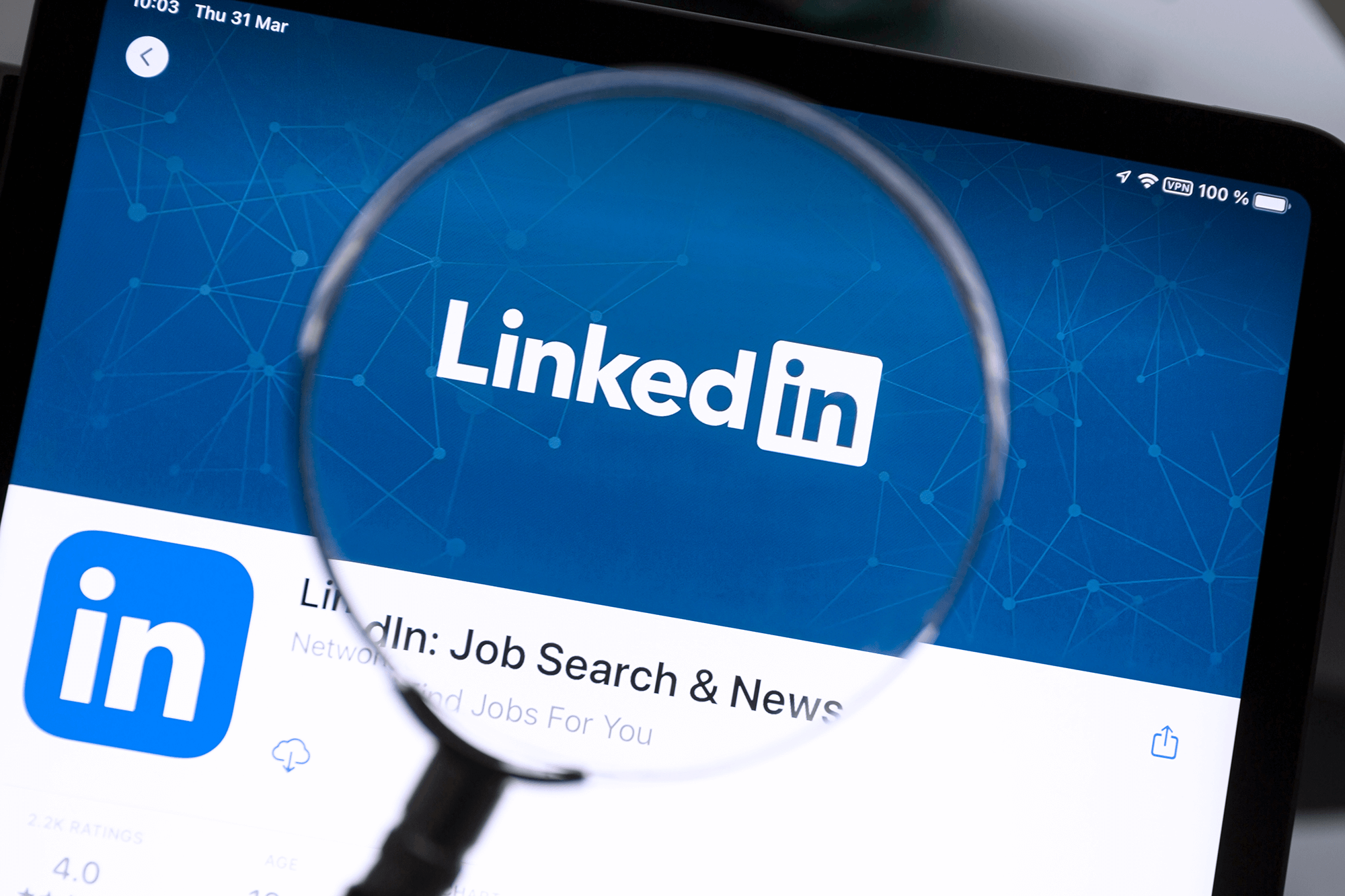 LinkedIn Marketing Guide: Platform Analysis & Strategy 2025